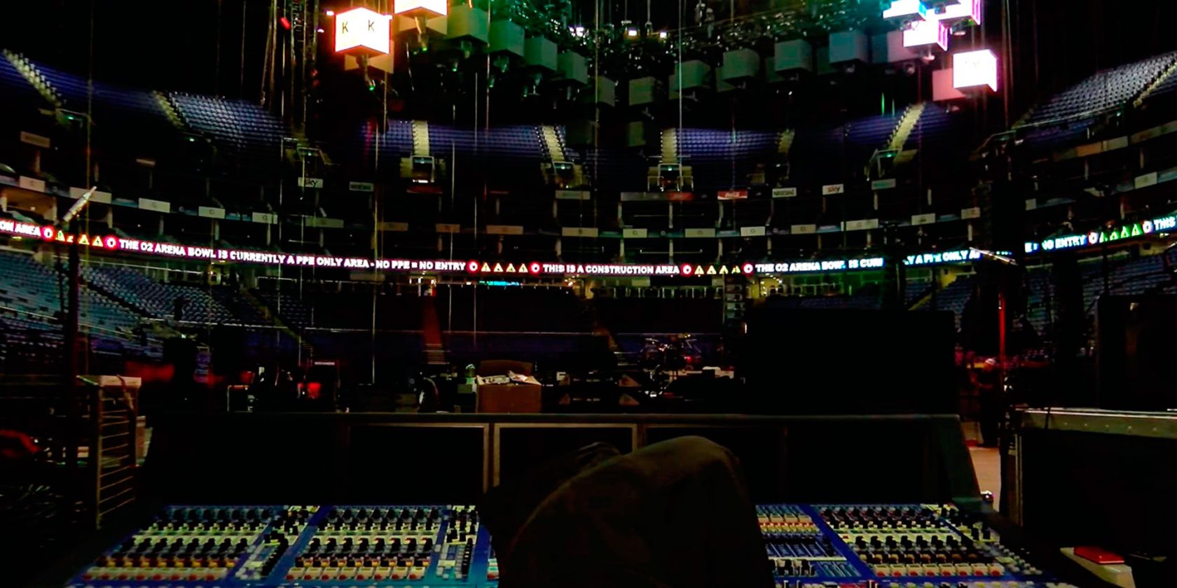 Gigantic Concert Sound Equipment [Large Live Sound]